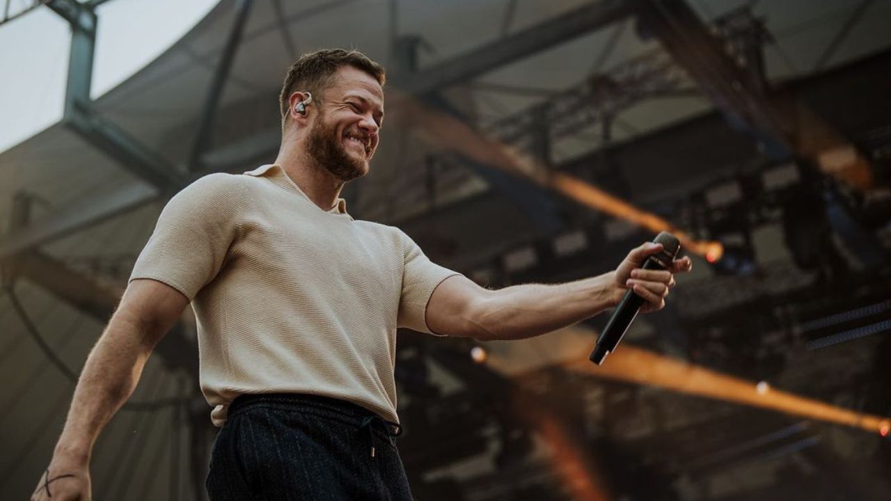 Dan Reynolds desató una tormenta de memes al quitarse la camisa | Alfa ...